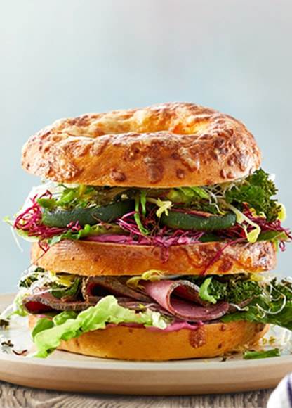 Chili Cheese Bagel med Spejlæg & Chorizo | Schulstad Bakery Solutions