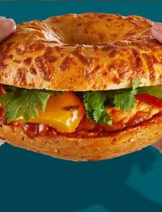 Chili Cheese Bagel med tandoori kylling | Schulstad Bakery Solutions